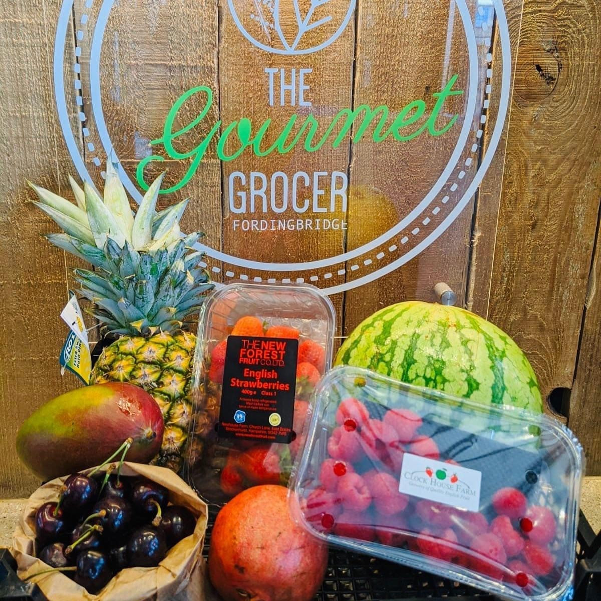 Set Boxes - The Gourmet Basic Fruit Box – The Gourmet Grocer UK